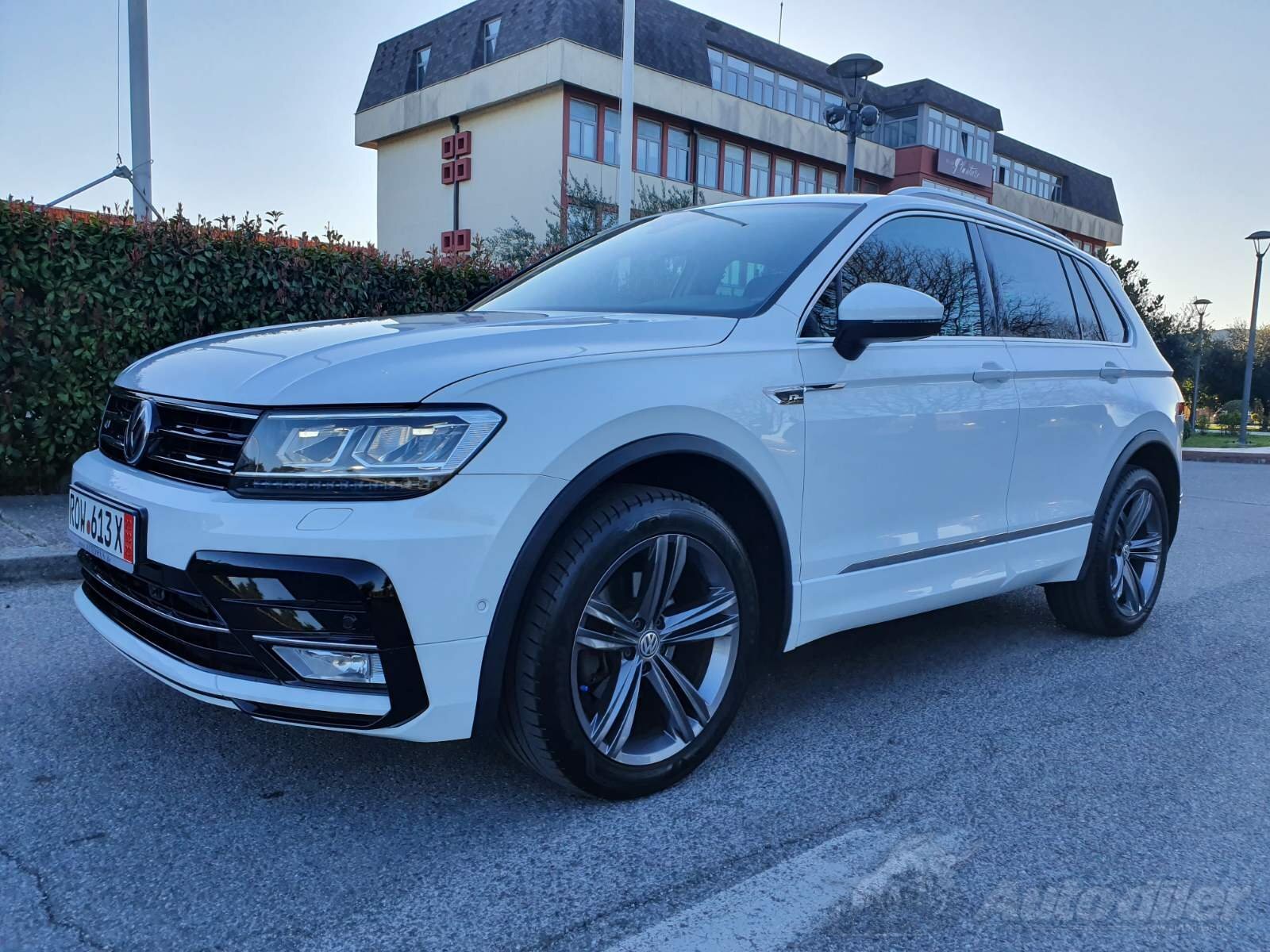 Volkswagen - Tiguan - 4Motion R-line - Cijena 26899 € - Crna Gora ...