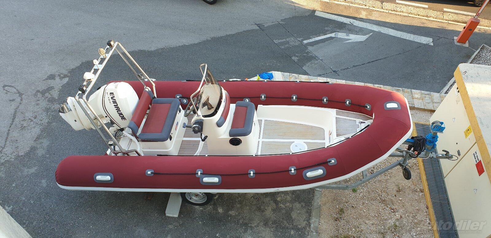 Johnson - Valiant V-570 - Cijena 15999 € - Crna Gora Kotor Kotor (uži ...