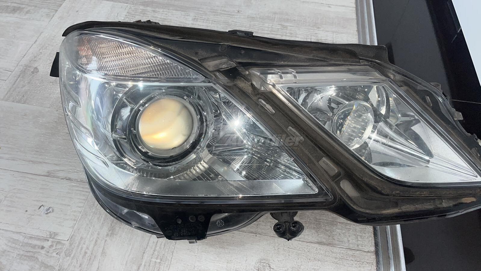 Desni far za Mercedes Benz - E 220 - 2009-2013 - Cijena 350 € - Crna ...