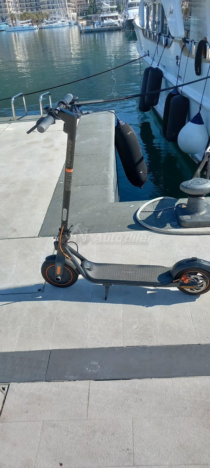 City Bike - segway ninebot f30 - Cijena 199 € - Crna Gora Tivat Tivat ...