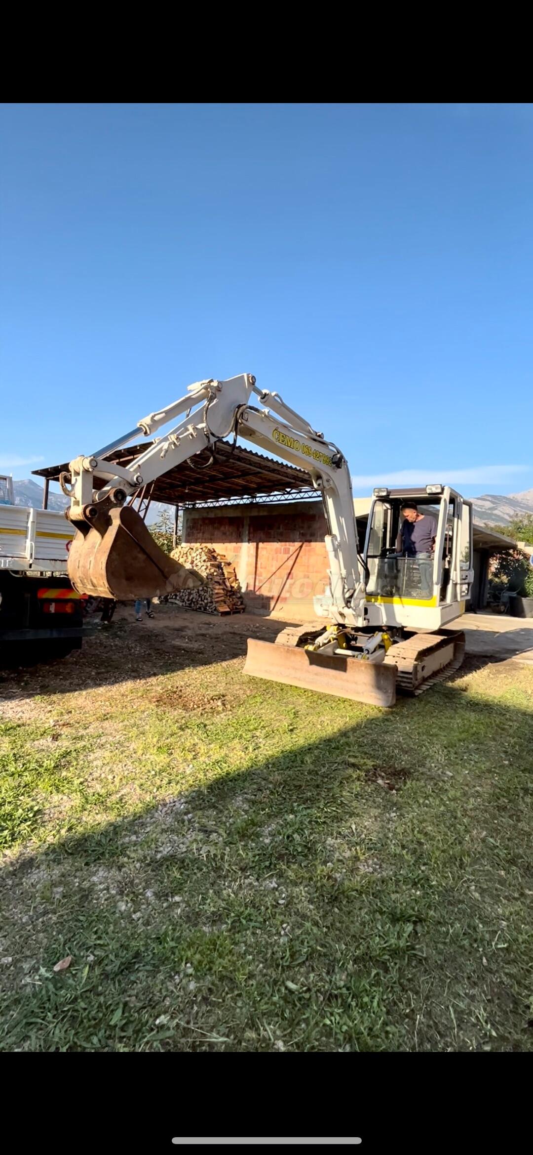 IHI - HUNTER IHI 40 - Cijena 15500 € - Crna Gora Bar Bar (uži dio) Radne mašine | AutoDiler