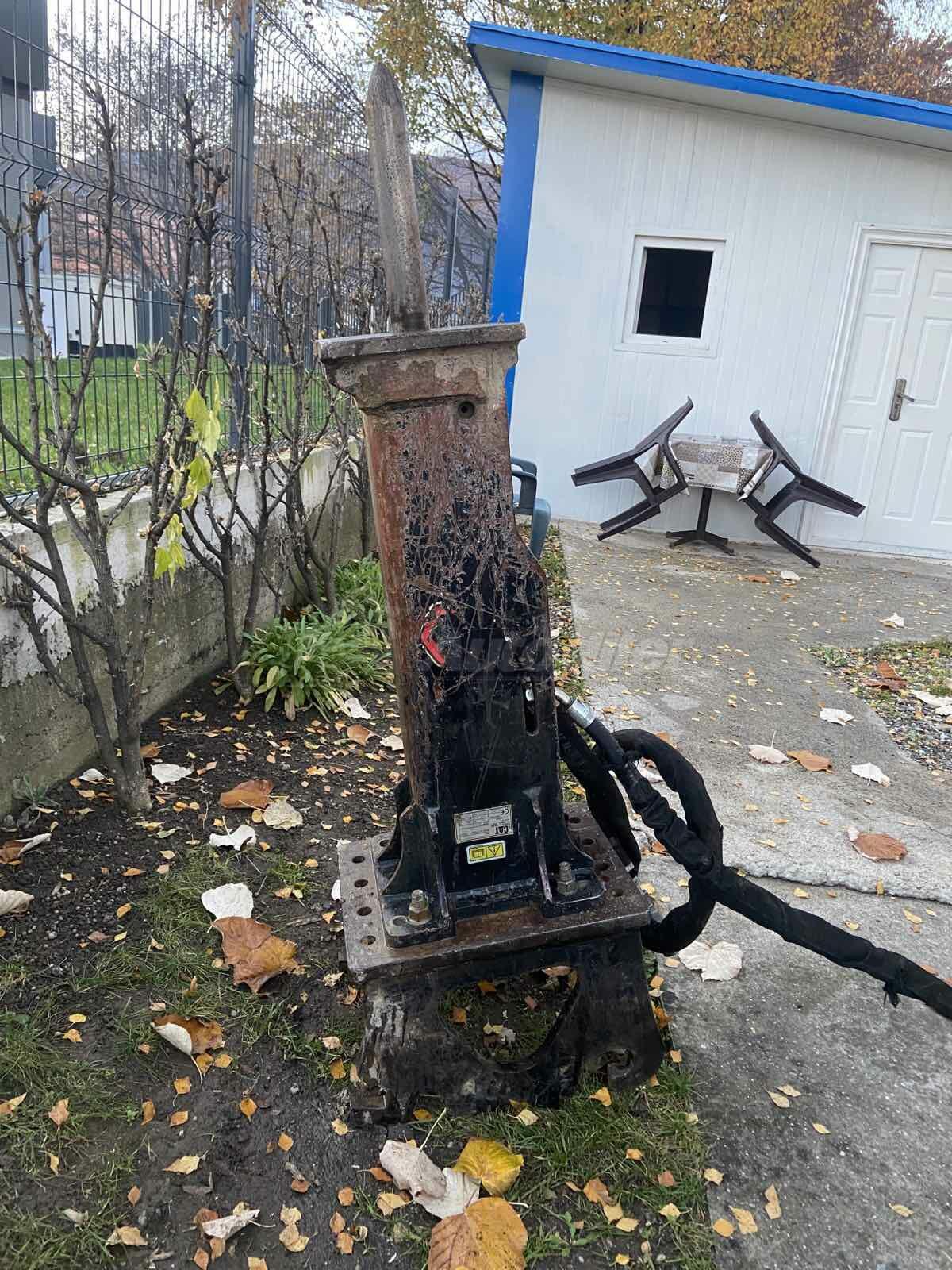 CAT - pikamer - Cijena 2500 € - Crna Gora Berane Beran Selo Radne ...