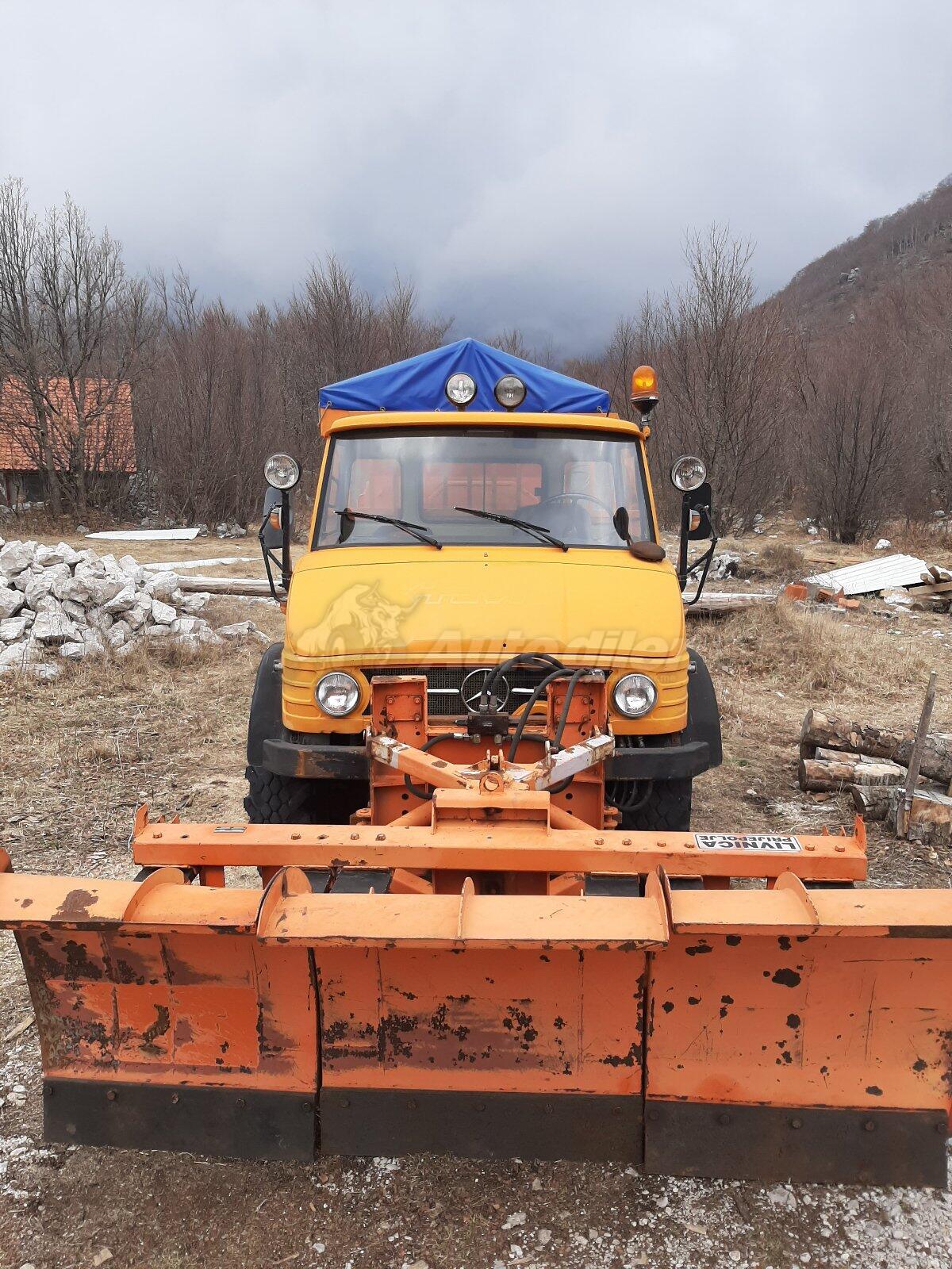 John Deere - 240 - Cijena 2499 € - Crna Gora Herceg Novi Podi Radne ...