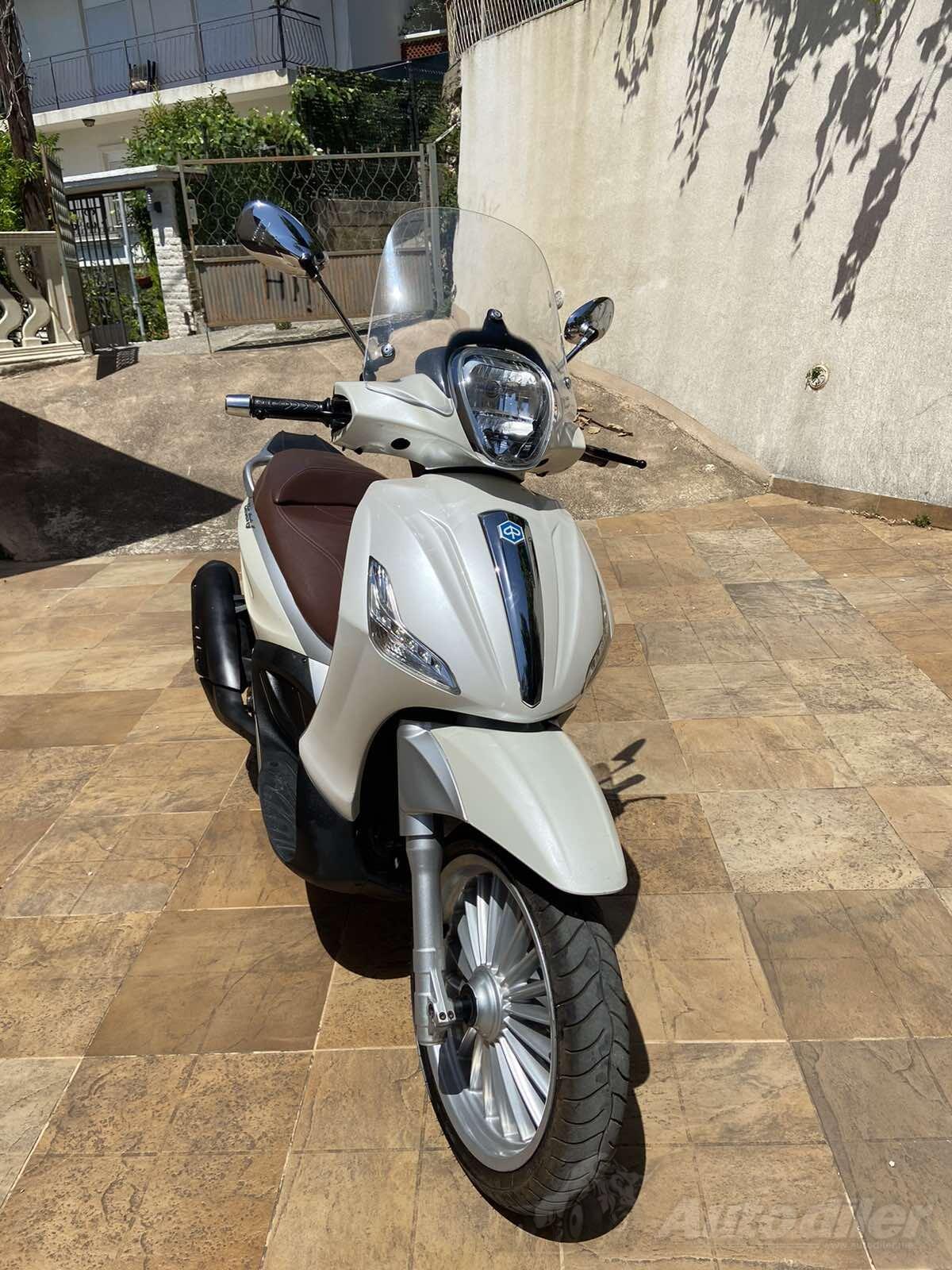 Piaggio - beverly 300 - Cijena 3300 € - Crna Gora Ulcinj > Okolina ...
