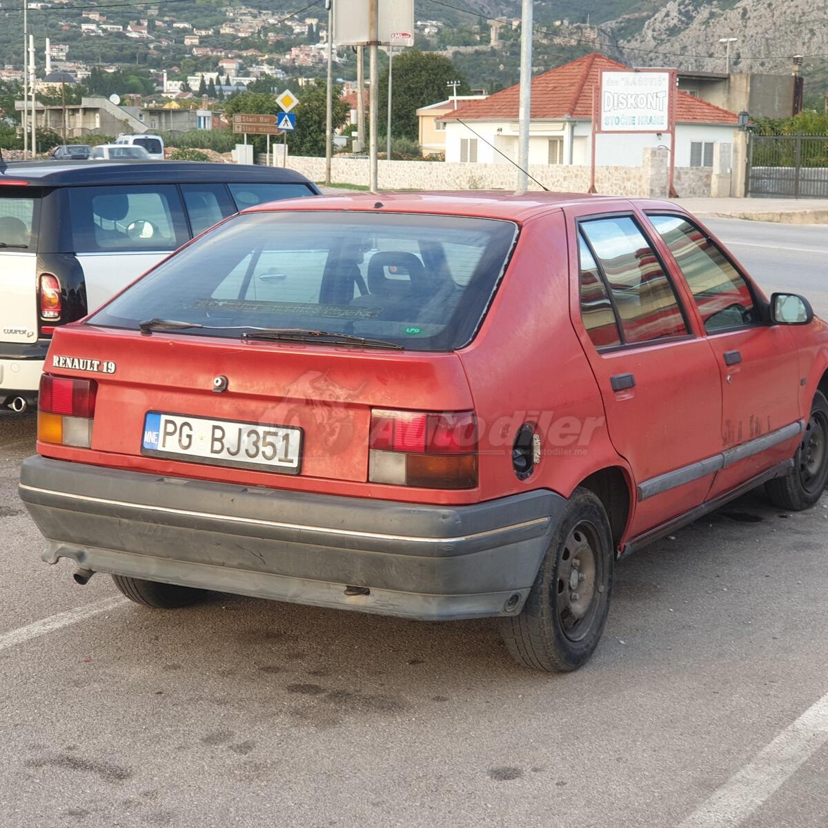 Renault - R 19 - Cijena 400 € - Crna Gora Bar > Okolina grada Automobili | AutoDiler