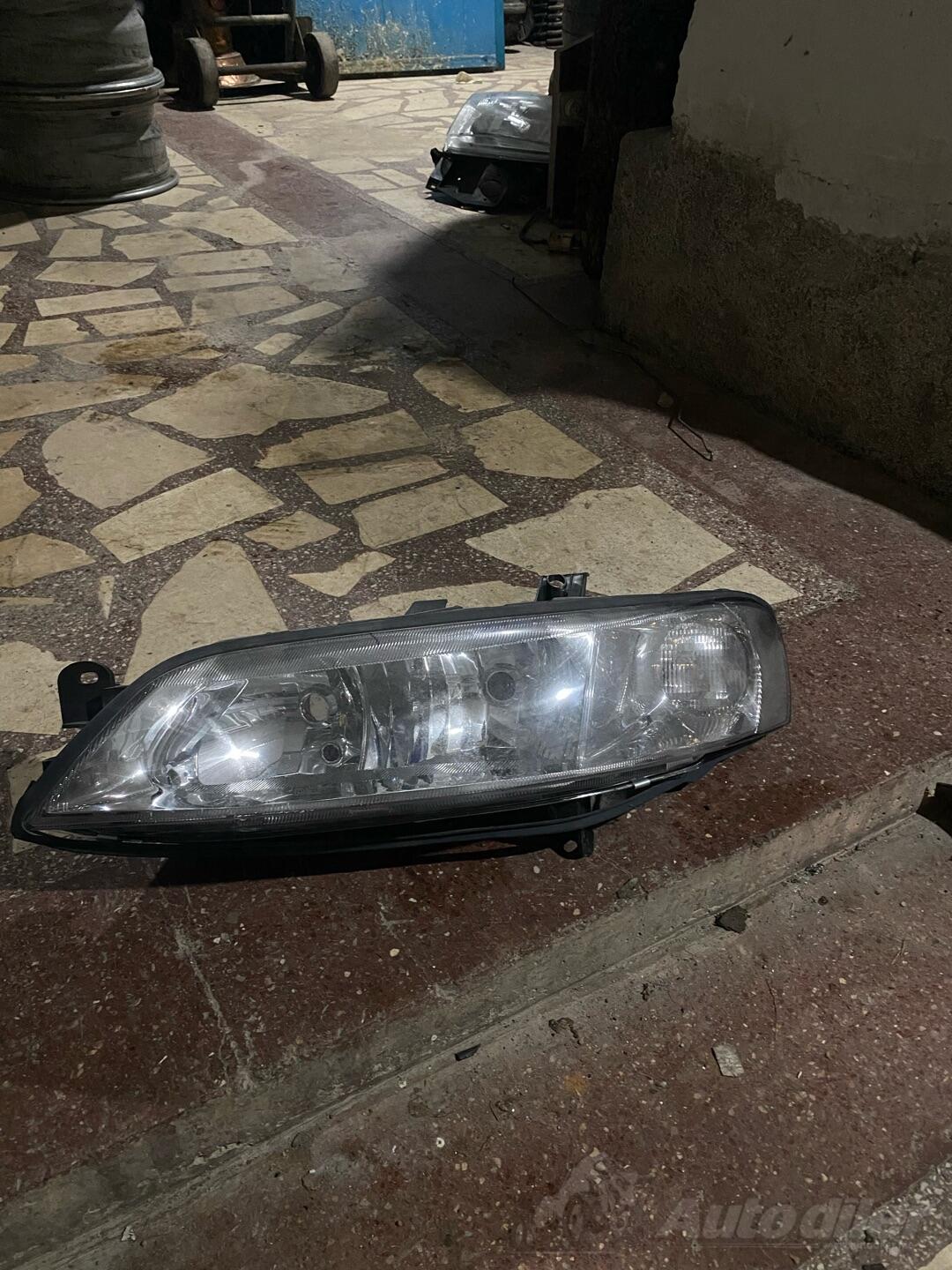 Lijevi far za Opel - Vectra - 1999, 2000 - Cijena 30 € - Crna Gora Plav ...