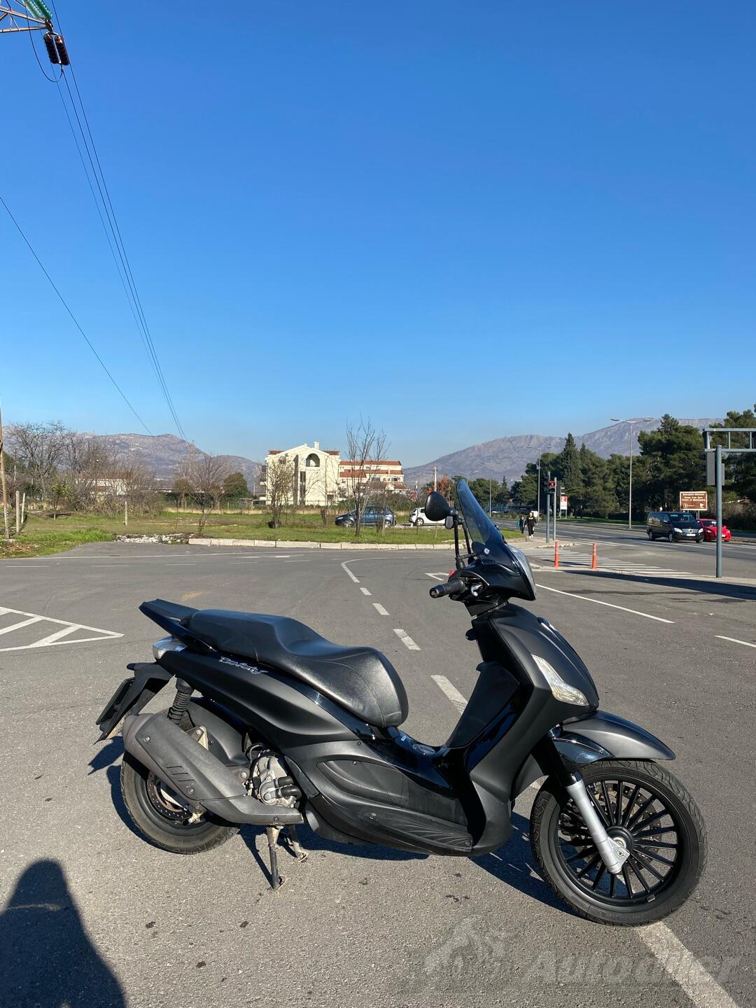 Piaggio - Beverly 300 - Cijena 2800 € - Crna Gora Podgorica Podgorica ...