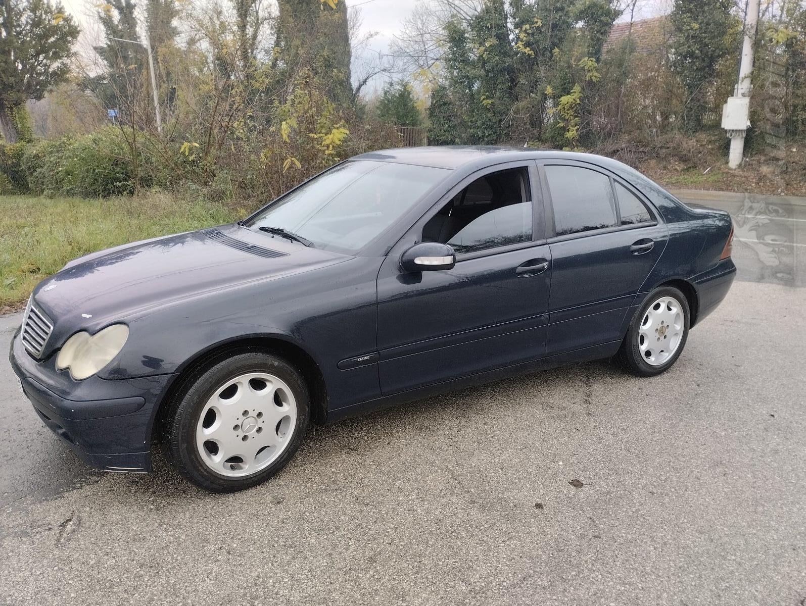 Mercedes Benz - 220 - 220 - Cijena 2200 € - Crna Gora Danilovgrad ...