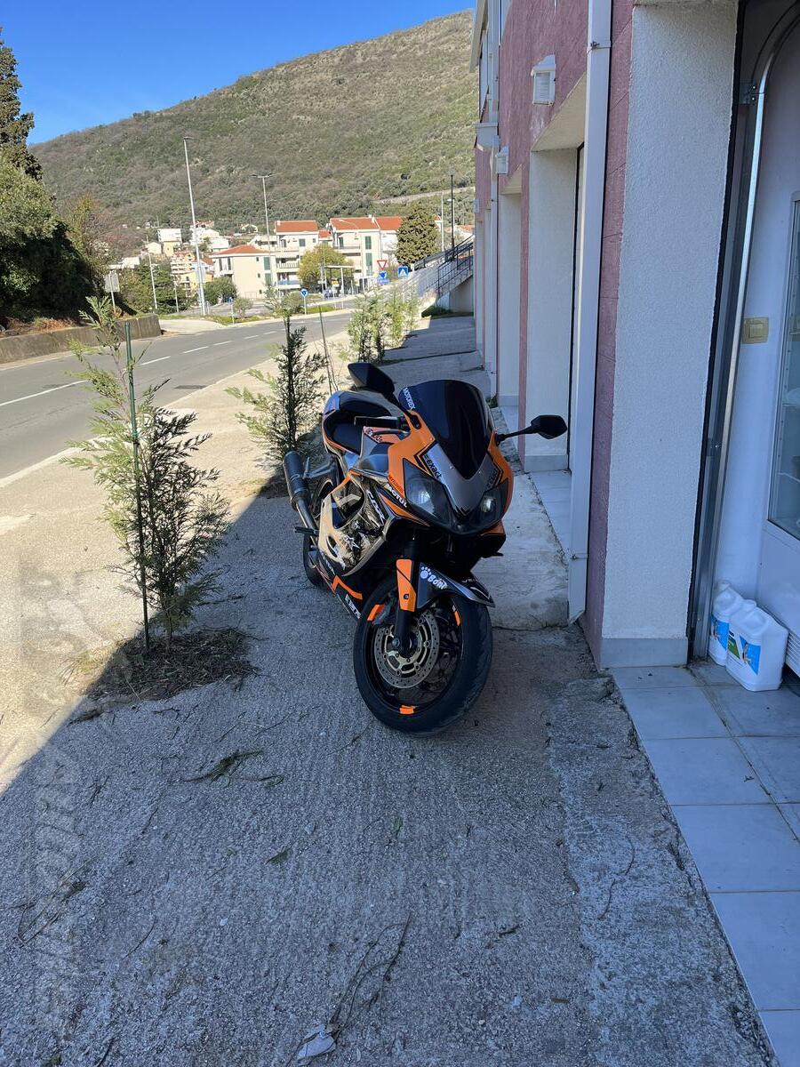 Honda - Honda CBR FS600i - Cijena 2700 € - Crna Gora Budva > Okolina grada Motori | AutoDiler
