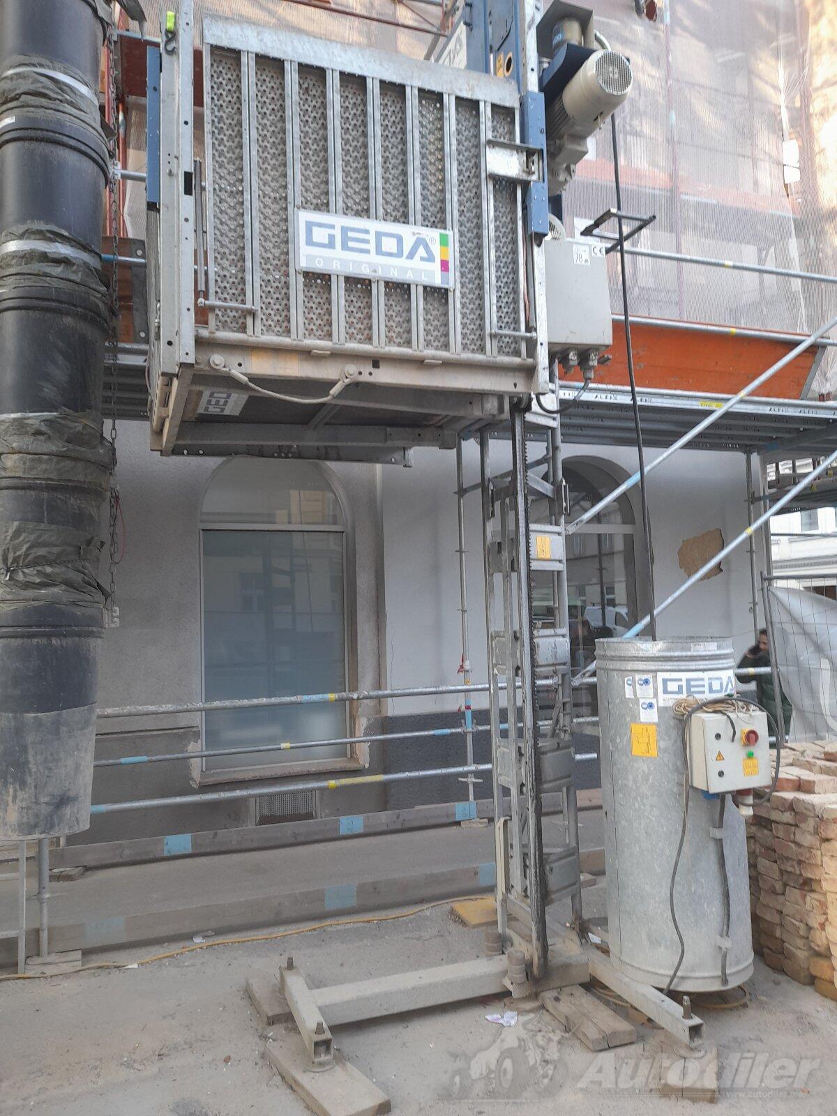 Liebherr - 35 - Cijena 11000 € - Crna Gora Bar Bar (uži dio) Radne ...