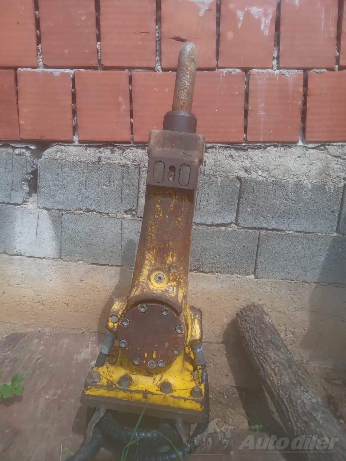 Atlas - sb - Cijena 2200 € - Crna Gora Berane Beran Selo Radne mašine ...