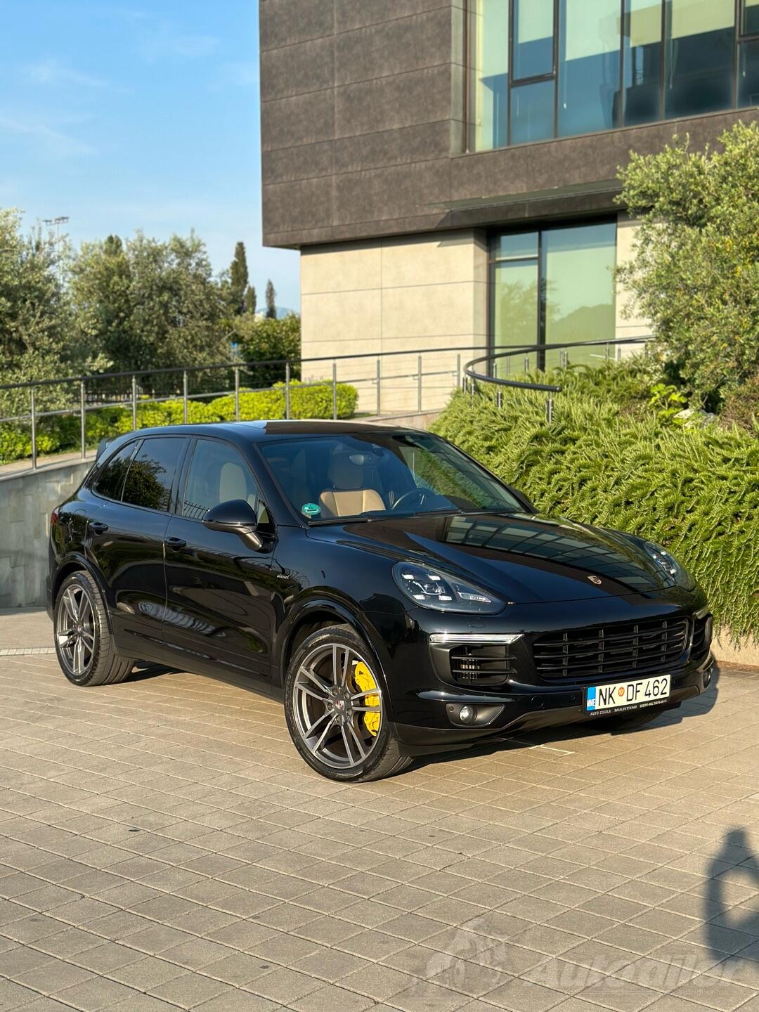 Porsche - Cayenne - 3.0 V6 Platinum edition - Cijena 58500 € - Crna ...