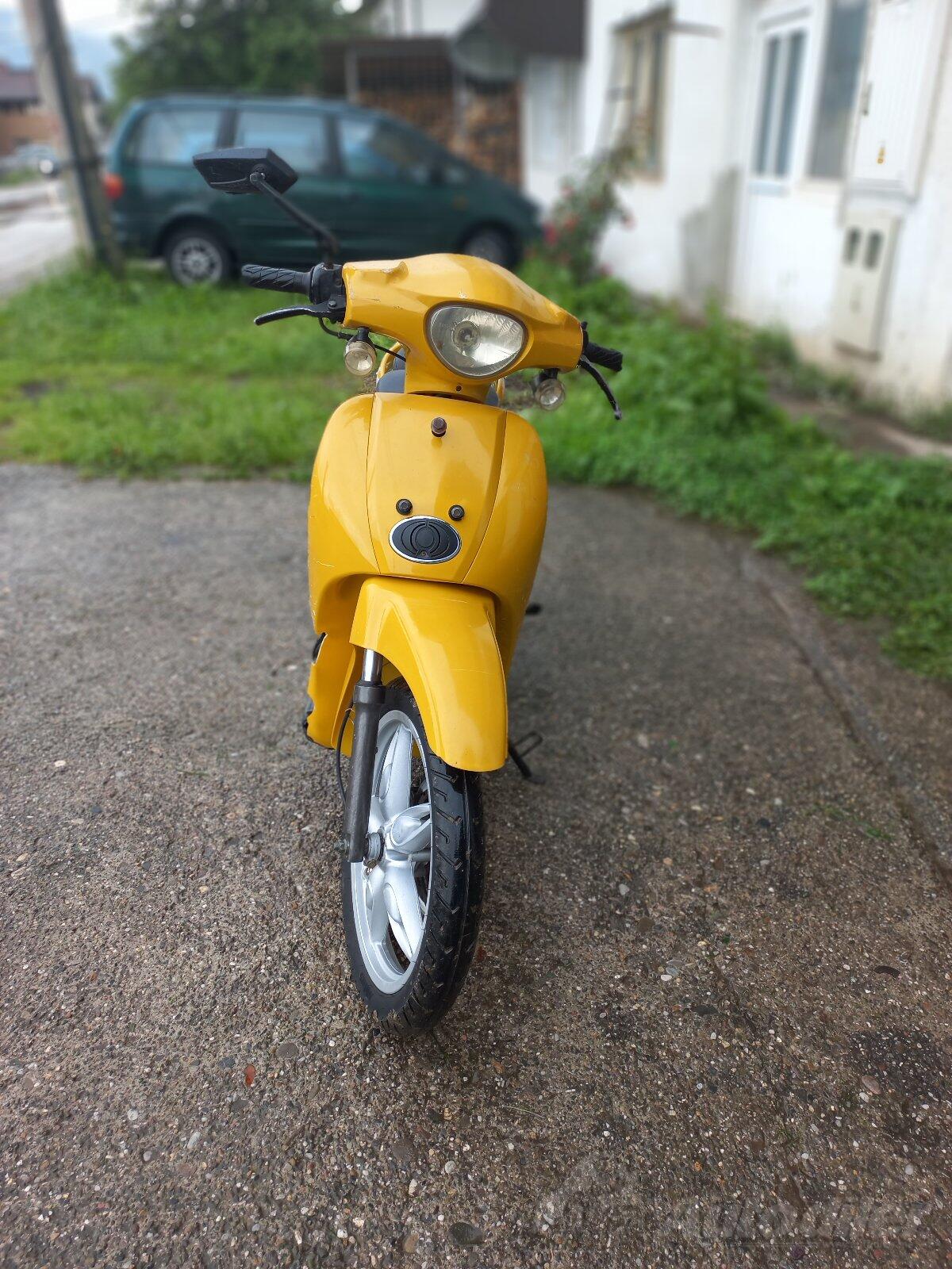 Peda - scuter - Cijena 499 € - Crna Gora Bijelo Polje Pruška Motori ...