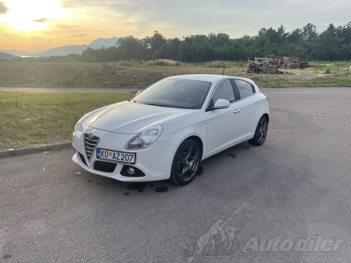 Alfa Romeo - Giulietta - 1.6 - Cijena 8000 € - Crna Gora Kotor Dobrota ...