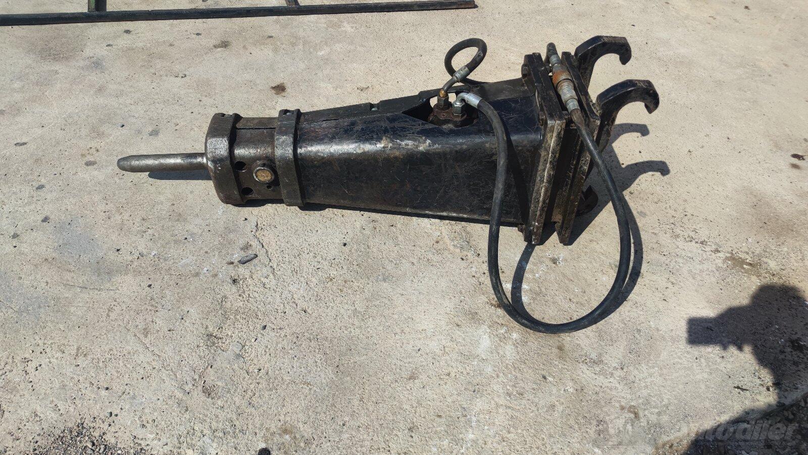 Rammer - 180 kg - Cijena 1400 € - Crna Gora Bar Bar (uži dio) Radne ...