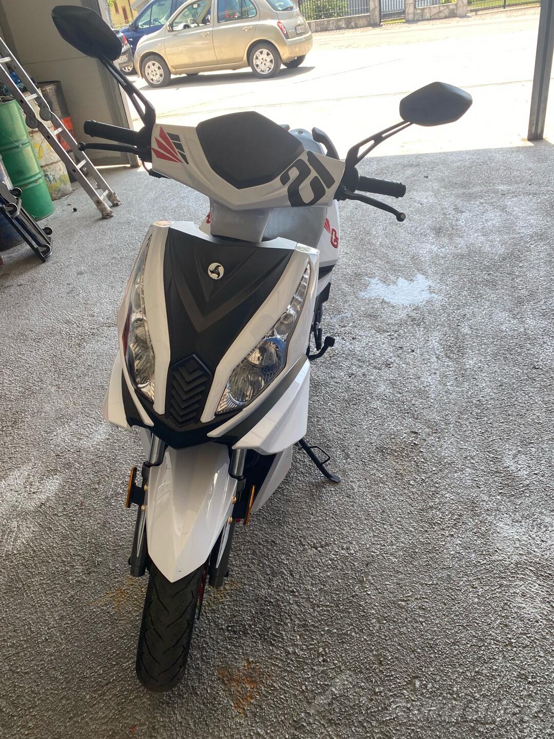 Peda - GP125 - Cijena 950 € - Crna Gora Podgorica Podgorica (uži dio) Motori | AutoDiler
