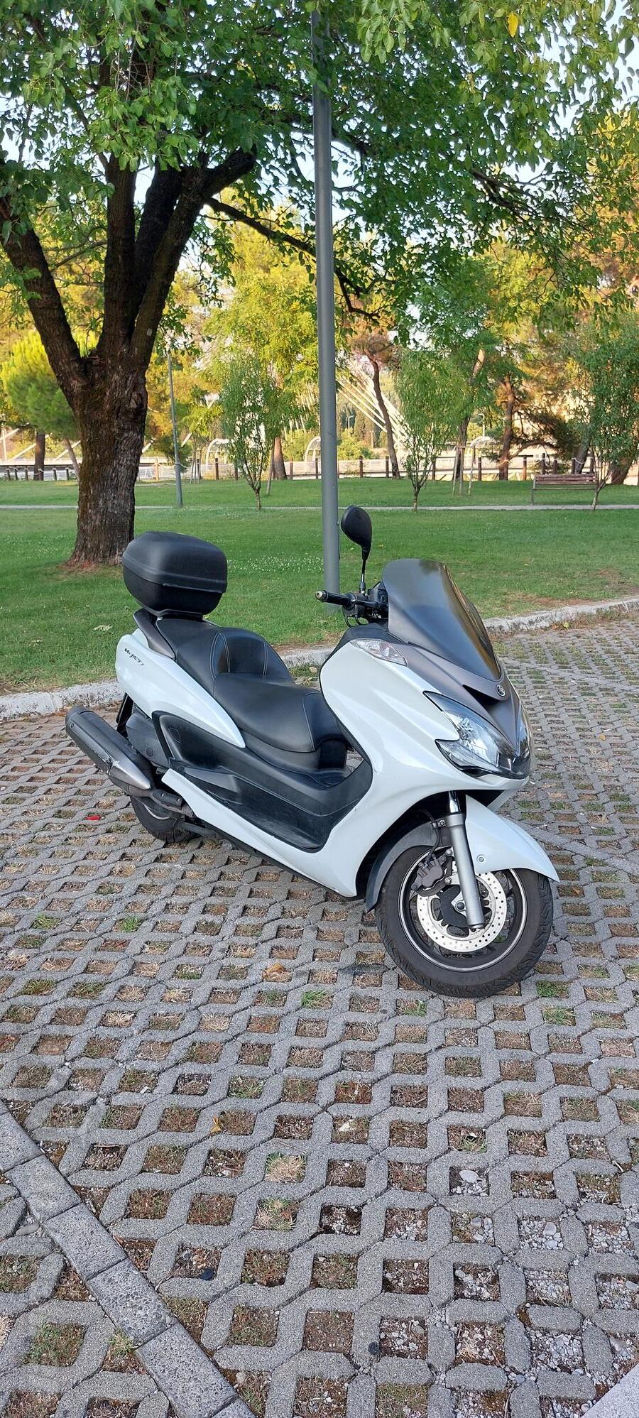 Yamaha - Majesty - Cijena 2900 € - Crna Gora Podgorica Podgorica (uži ...