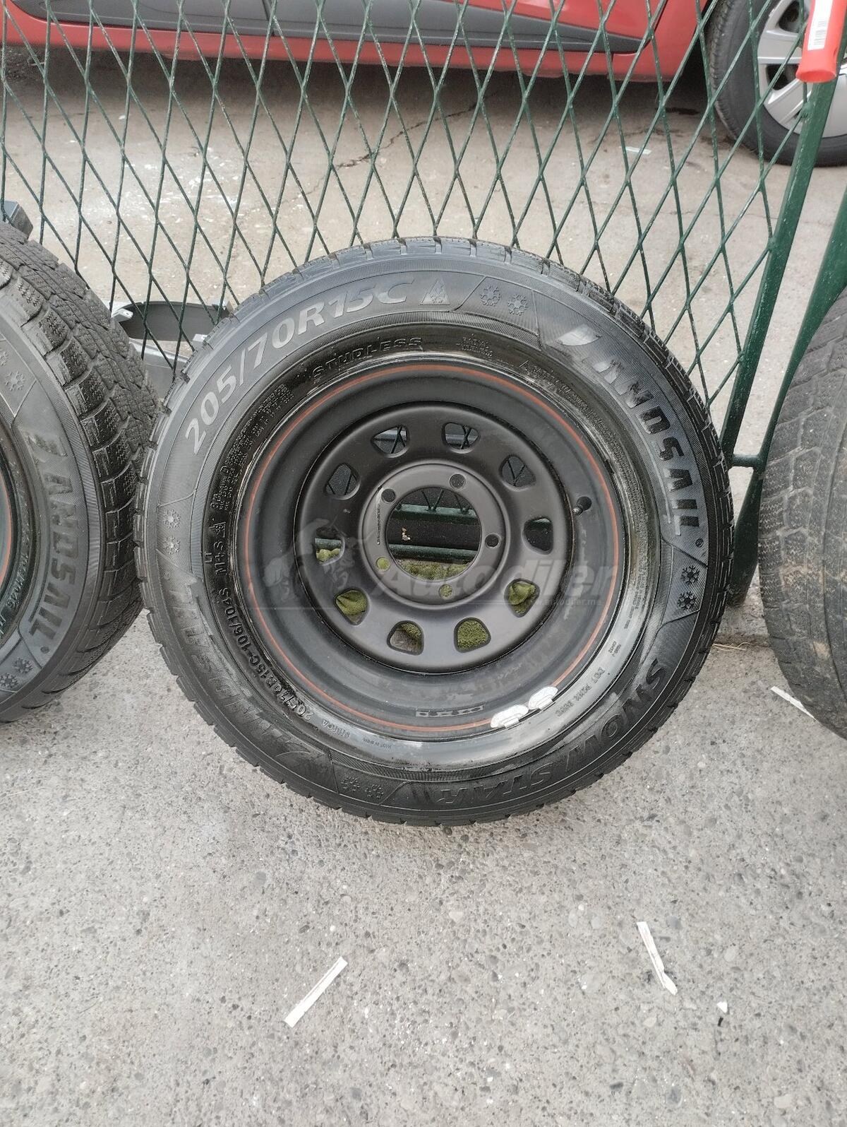 Fabričke felne i FELNE ZA NIVU ILI VITARU gume - Cijena 390 € - Crna ...