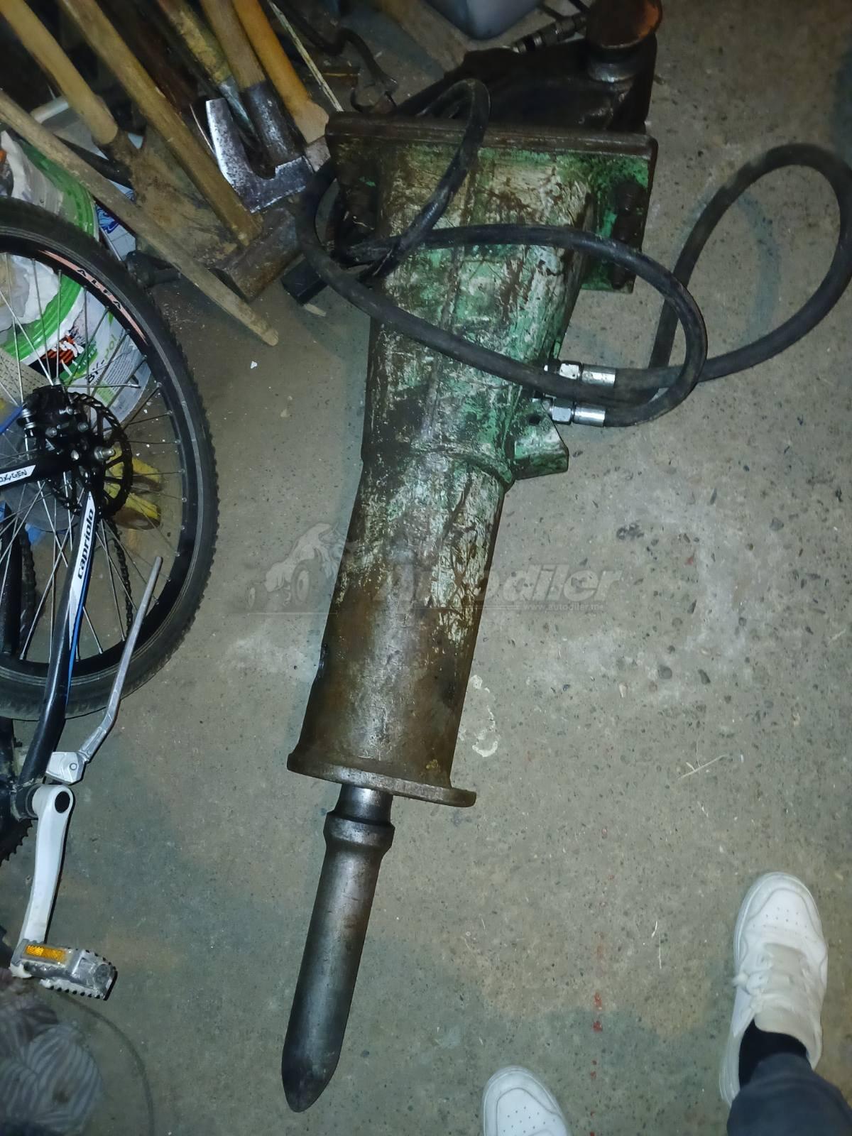 Atlas - atlas - Cijena 2350 € - Crna Gora Berane Beran Selo Radne ...