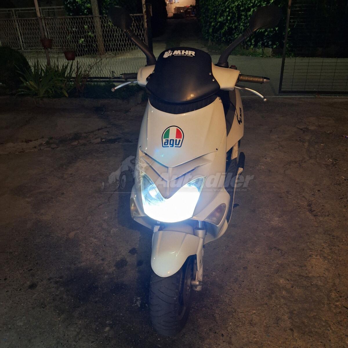 Aprilia - leonardo - Cijena 550 € - Crna Gora Podgorica Stari Aerodrom ...