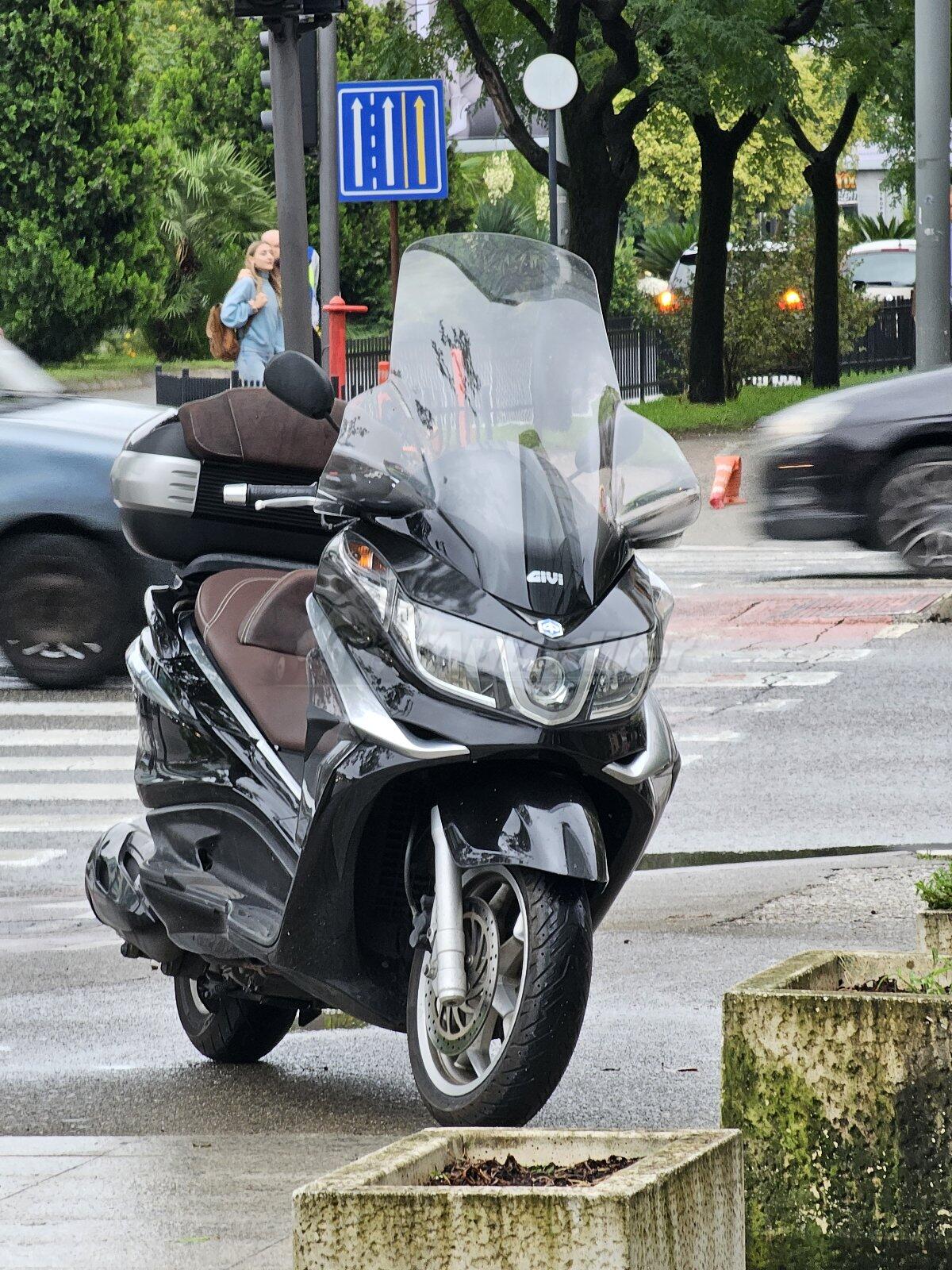 Piaggio - x10 - Cijena 3500 € - Crna Gora Podgorica Podgorica (uži dio ...