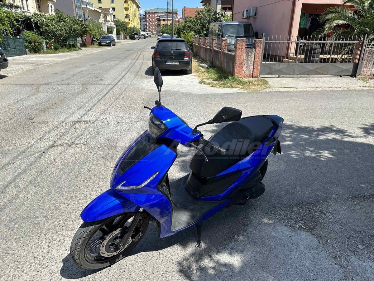 Znen - coral - Cijena 1550 € - Crna Gora Podgorica Stari Aerodrom ...