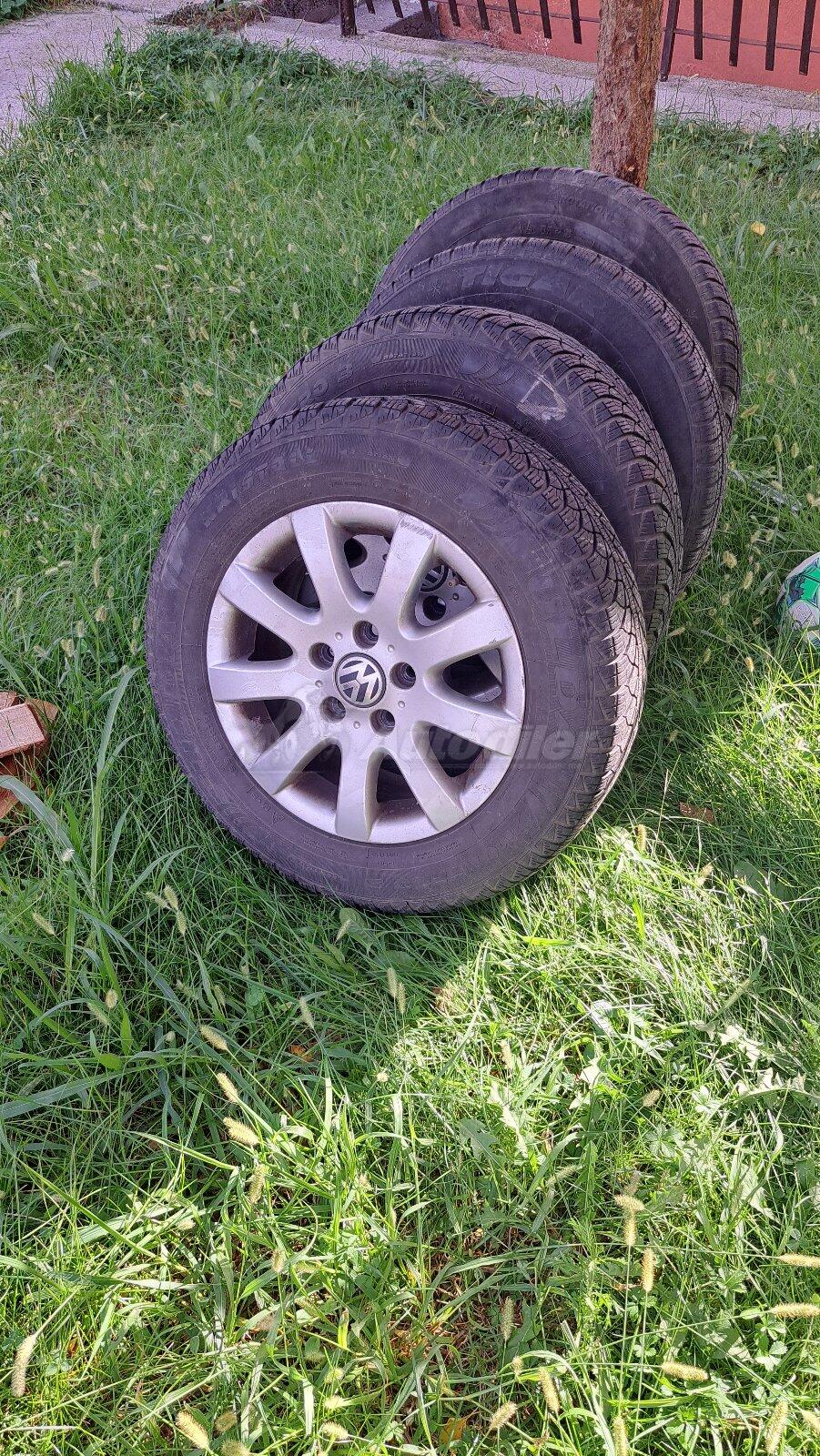 Fabričke felne i golf 5 gume - Cijena 200 € - Crna Gora Podgorica ...