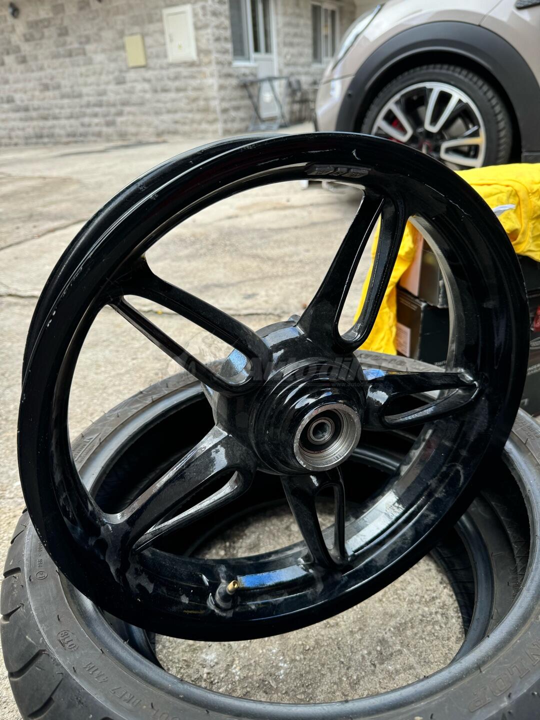 Fabričke - Piaggio Beverly 350 sport - Aluminium rims - Cijena 60 ...