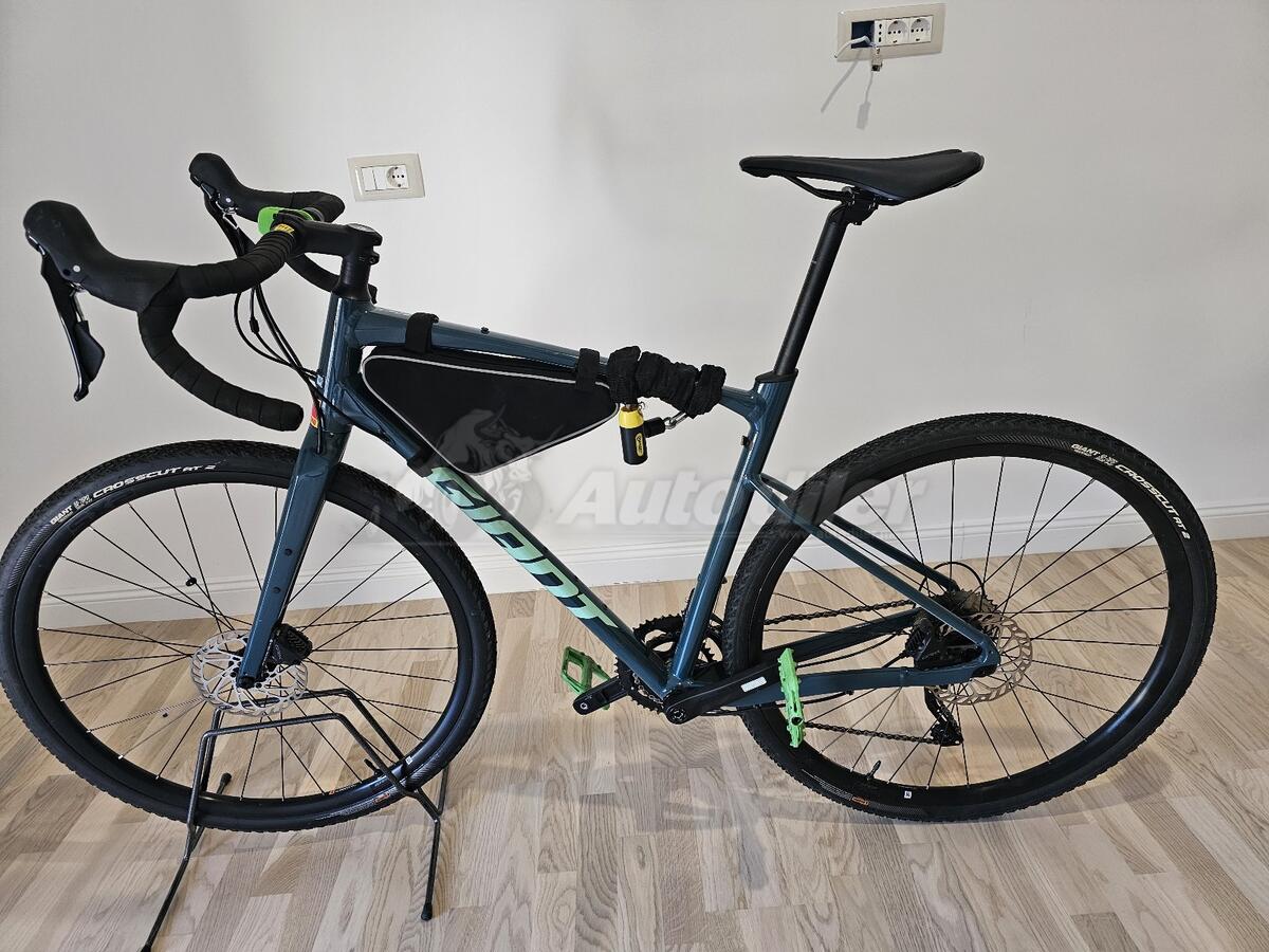 Giant - Revolt 1 - Cijena 1400 € - Montenegro Herceg Novi Bijela ...