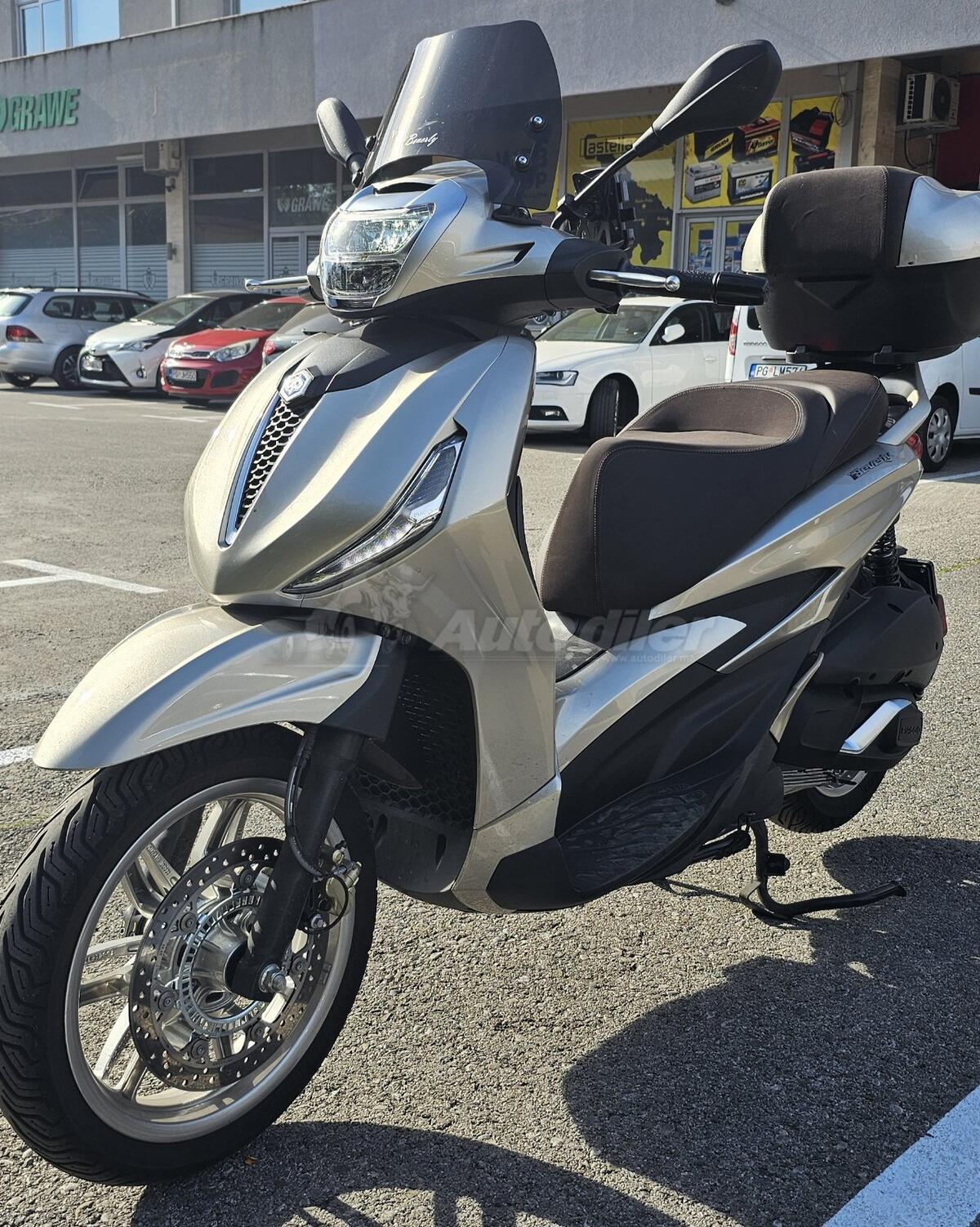 Piaggio - Beverly 300HPE - Cijena 5000 € - Montenegro Podgorica ...
