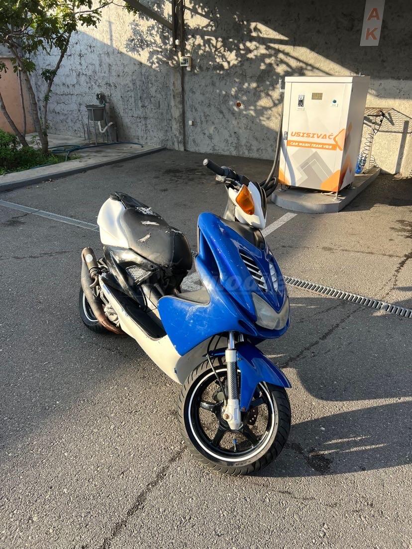 Yamaha - Aerox - Cijena 500 € - Crna Gora Danilovgrad Spuž Motori ...
