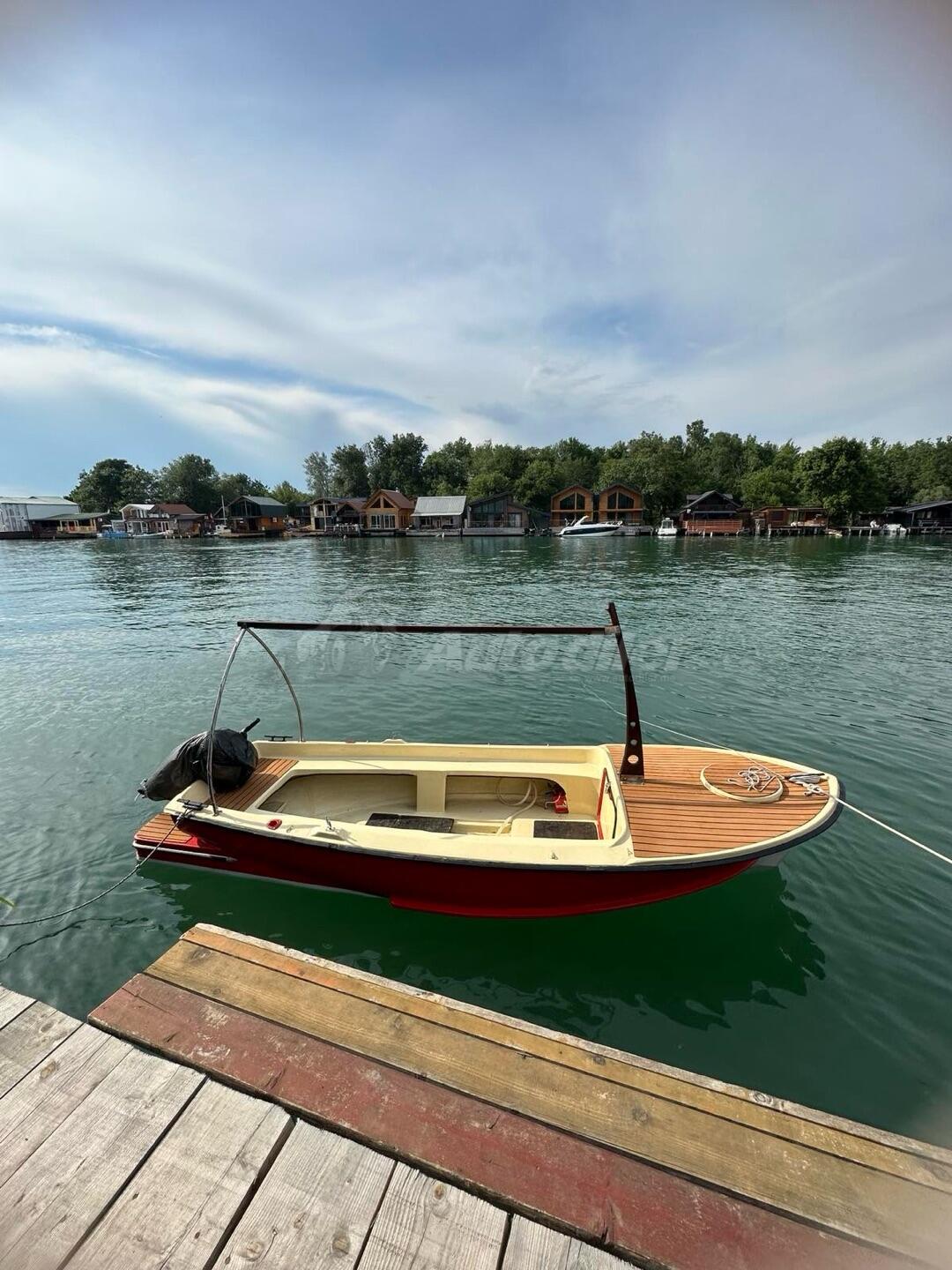 Elan - Passara - Cijena 5000 € - Crna Gora Ulcinj Stari Grad Plovila ...