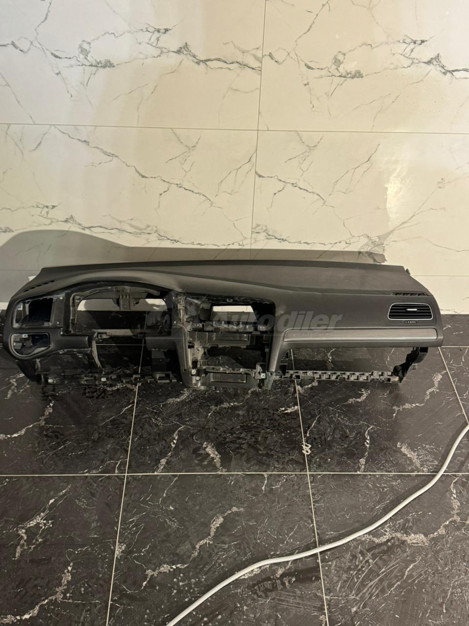 Instrument tabla za Automobile - Volkswagen - Golf 7 - 2013-2019 ...