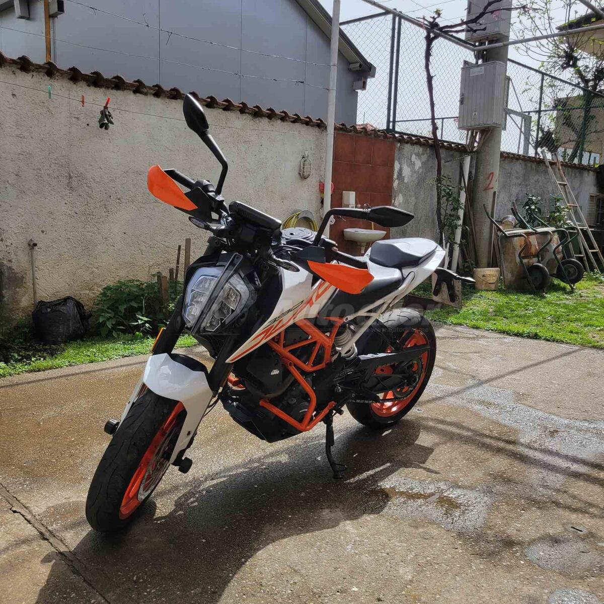 KTM - Duke 390 - Cijena 4600 € - Crna Gora Podgorica Masline Motori ...