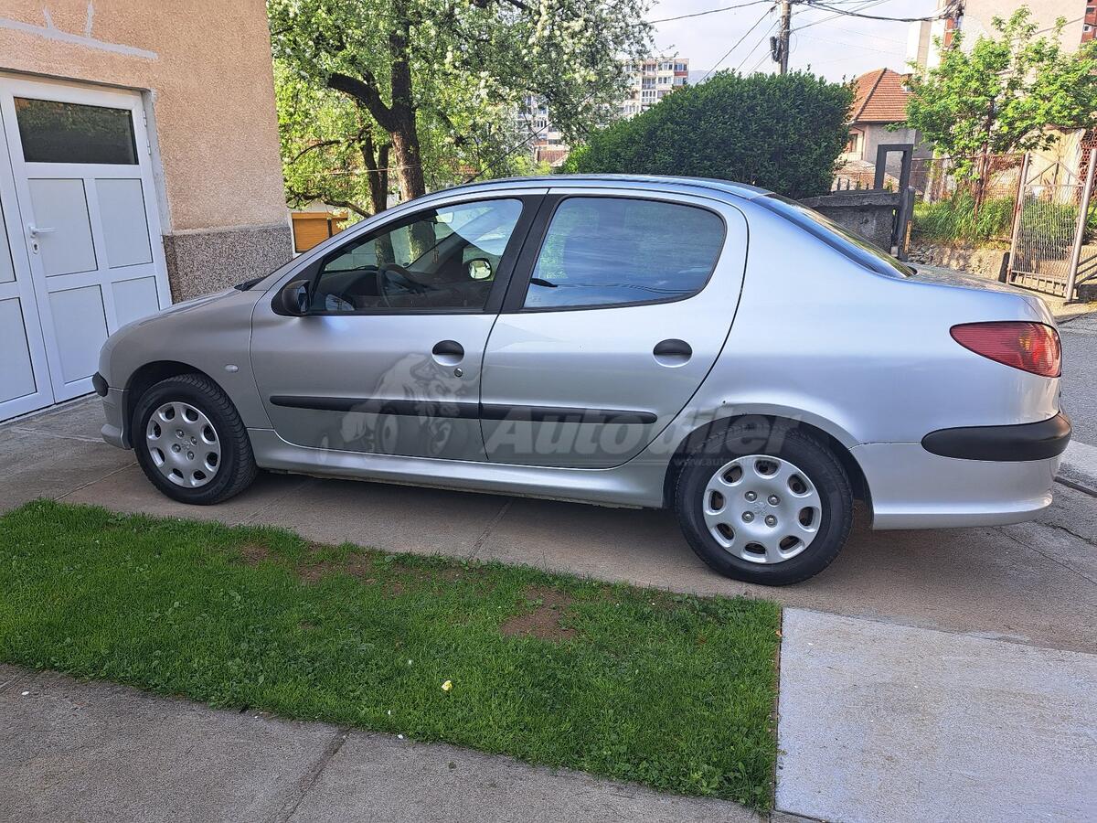 Peugeot - 206 - 1400 - Cijena 3200 € - Crna Gora Bijelo Polje Centar grada Automobili | AutoDiler
