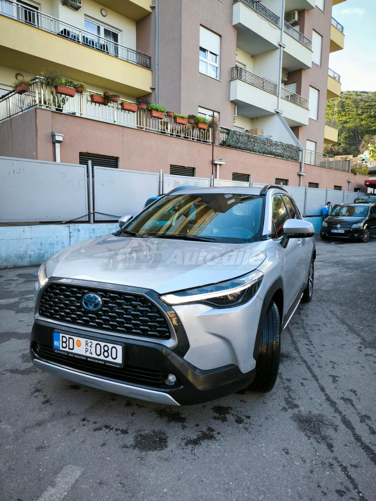 Toyota - Corolla - Cross 2.0 Hibrid 4×2-Style - Cijena 29000 € - Crna ...