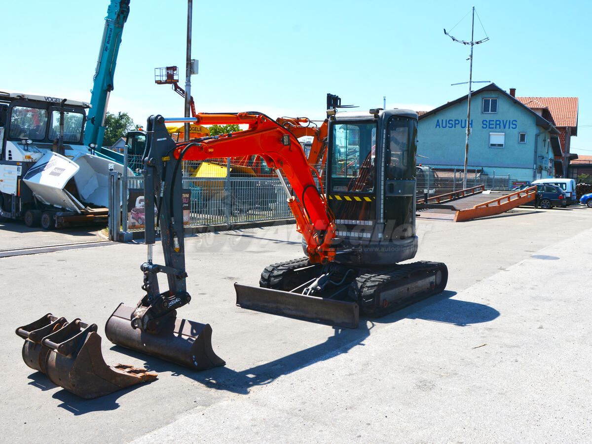 Kobelco - SK35 SR3 - Cijena 17900 € - Srbija Kraljevo Kraljevo (uži dio) Radne mašine | AutoDiler