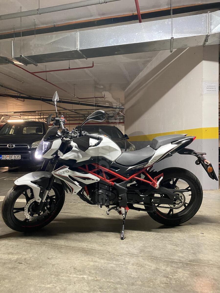 Benelli - Bn 125 - Cijena 2600 € - Montenegro Budva Centar grada ...