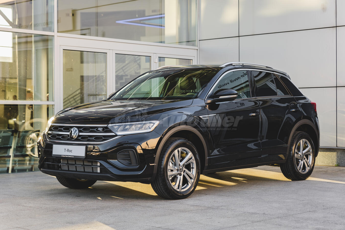 Volkswagen - T-Roc - R-line 1.5 TSI DSG - Cijena 35490 € - Crna Gora ...