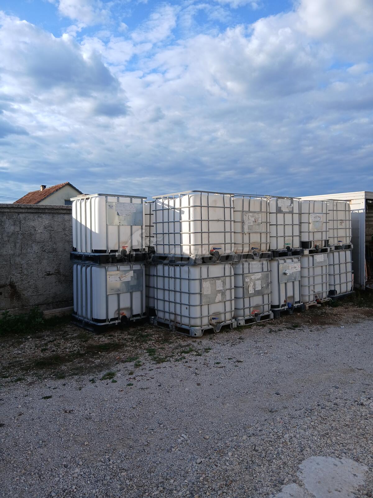 CAT - Bure - Cijena 75 € - Crna Gora Nikšić Nikšić (uži dio ...
