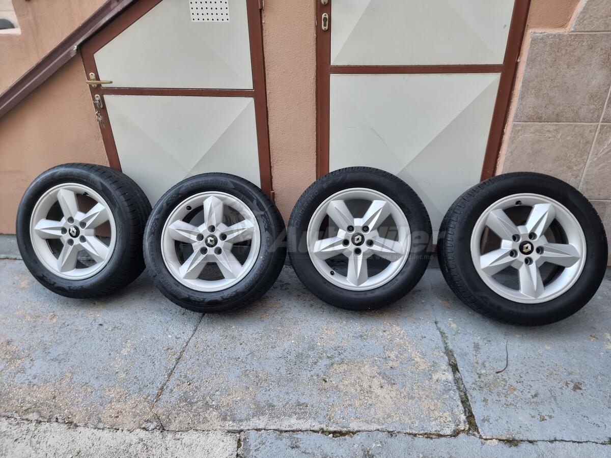 Fabričke felne i pirelli gume - Cijena 300 € - Crna Gora Herceg Novi ...