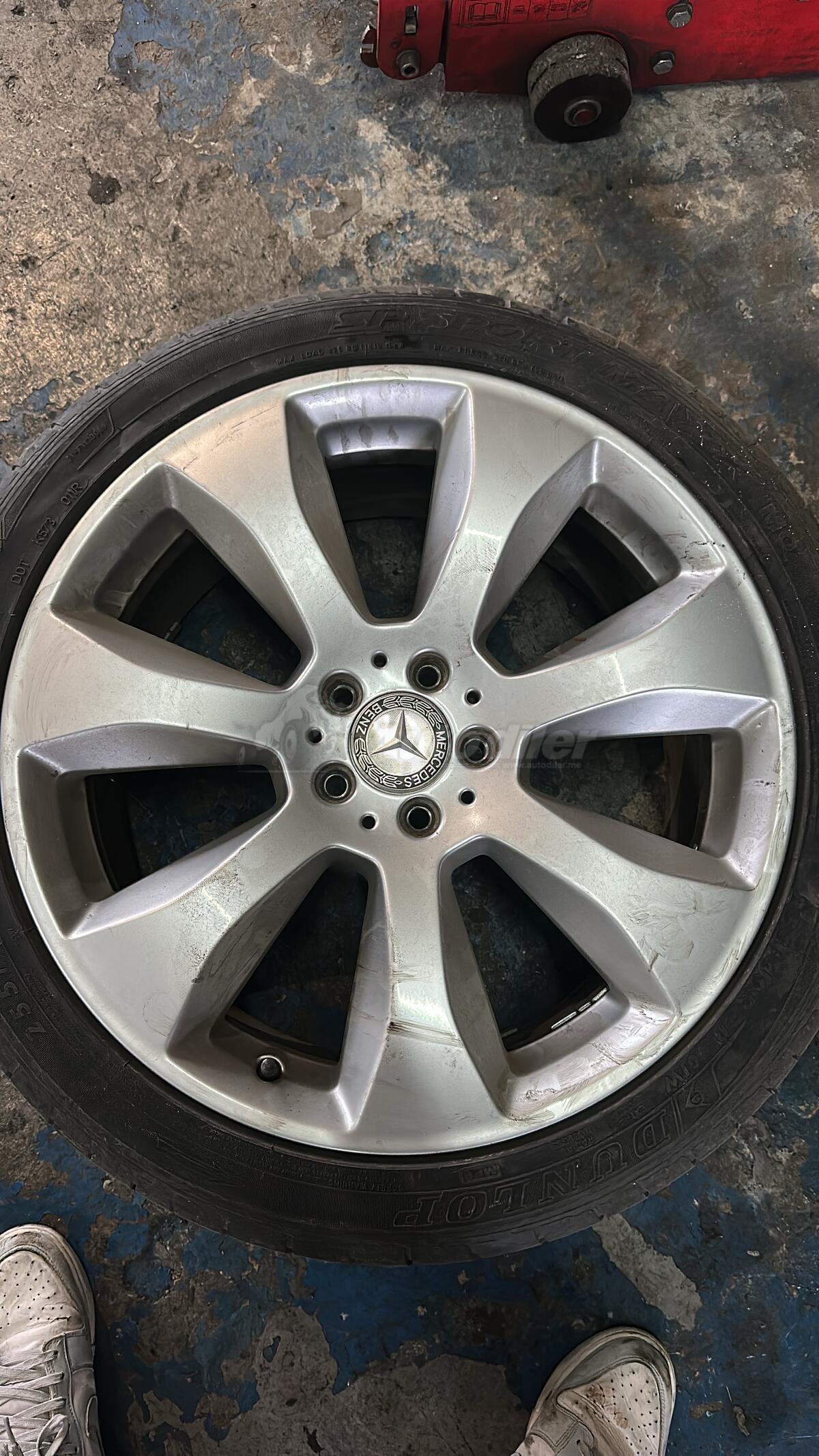 Fabričke rims and mercedes tires - Cijena 350 € - Montenegro Bar Bar ...