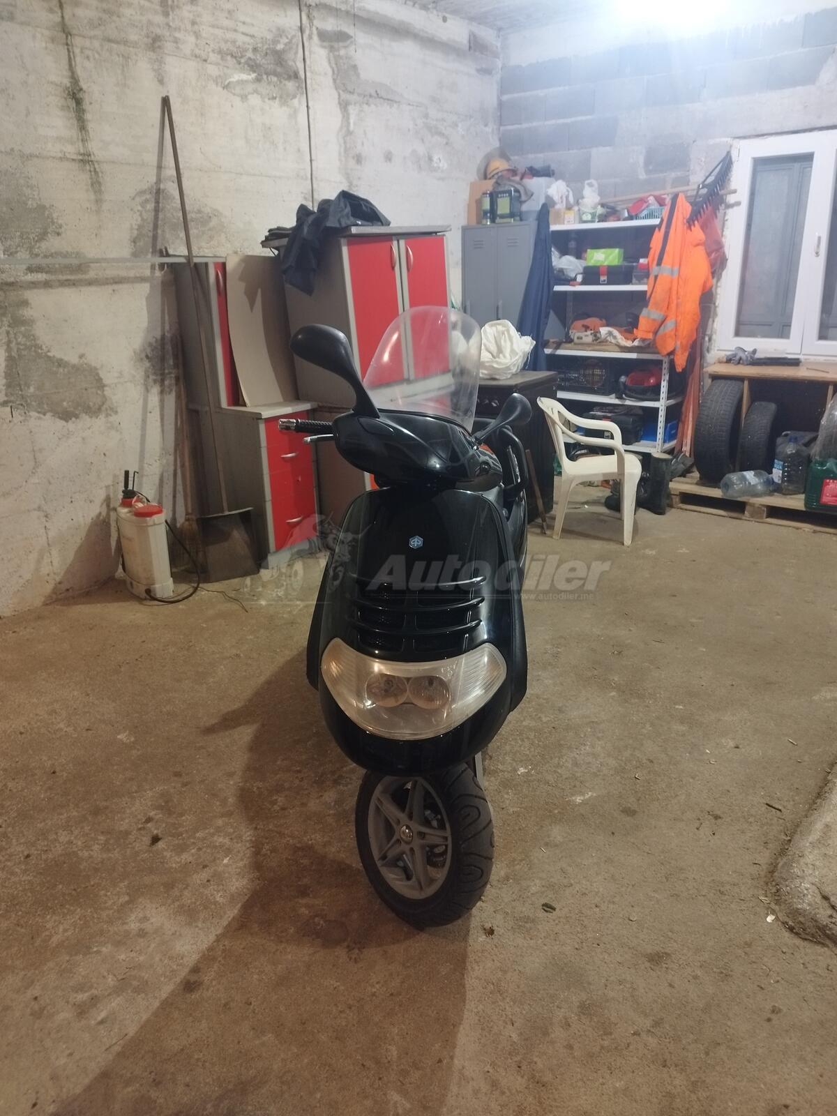 Piaggio - hexagon - Cijena 850 € - Montenegro Herceg Novi Podi ...