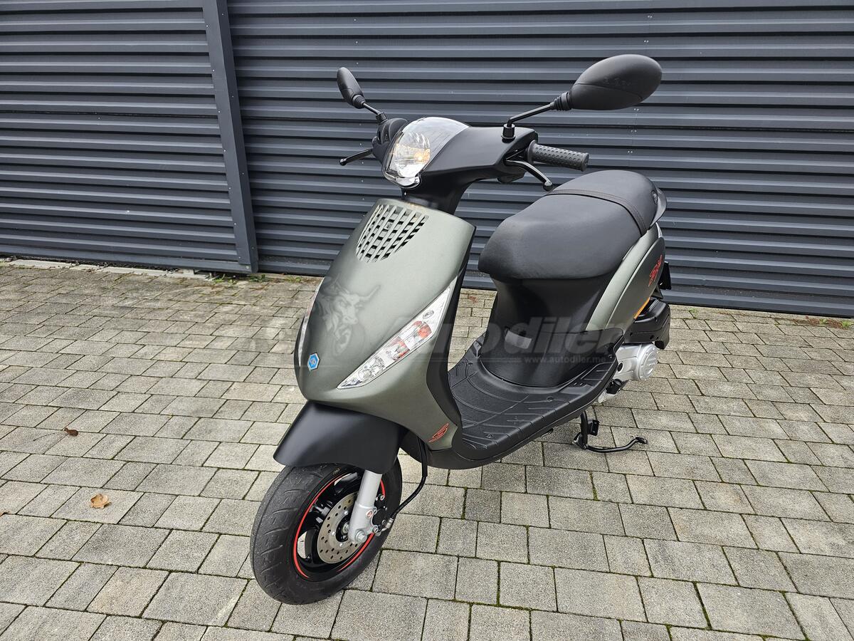 Piaggio - ZIP 50 - Cijena 2550 € - Slovenia Celje Ljubečna Motorcycles | AutoDiler