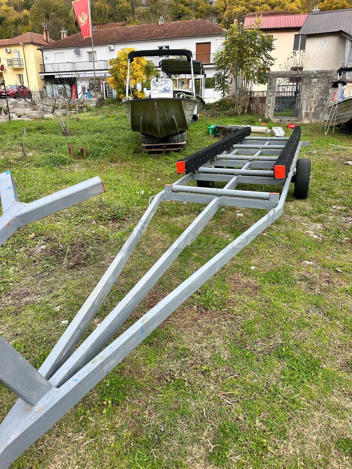 Prikolice za plovila - Cijena 1000 € - Crna Gora Cetinje Rijeka ...
