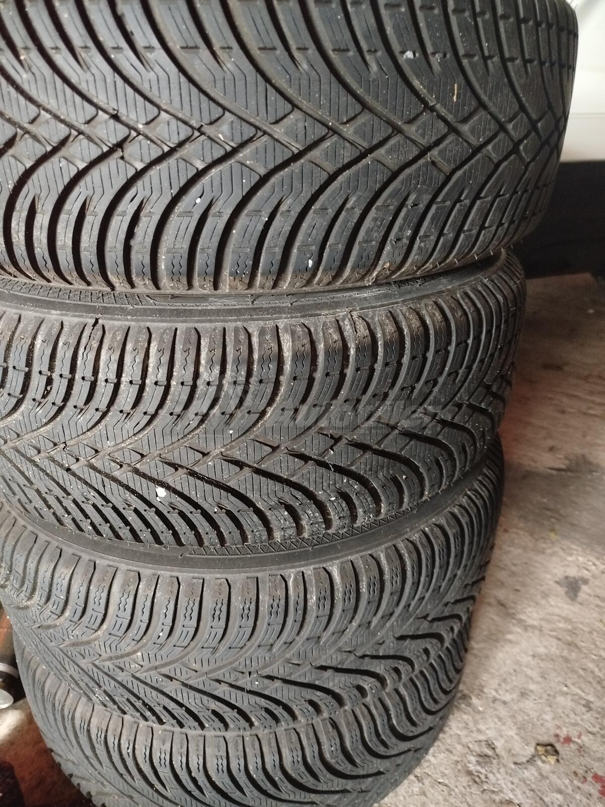 Fabričke felne i Kleber gume - Cijena 180 € - Crna Gora Nikšić ...