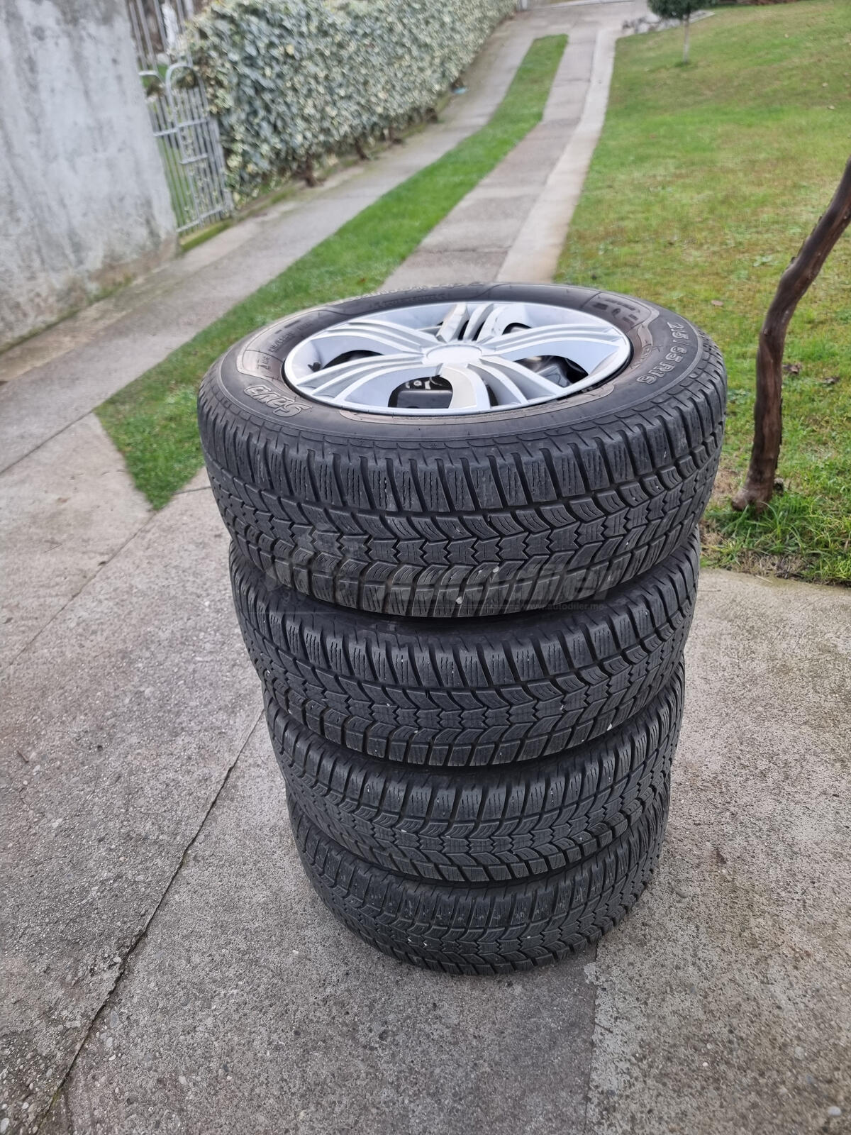Fabričke felne i sava gume - Cijena 150 € - Crna Gora Podgorica ...