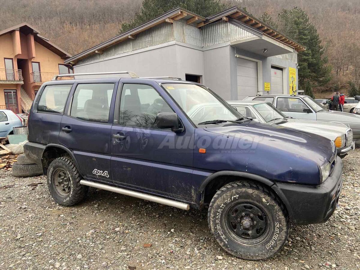 Nissan - Terrano - 2,7 - Cijena 3600 € - Crna Gora Mojkovac Centar ...