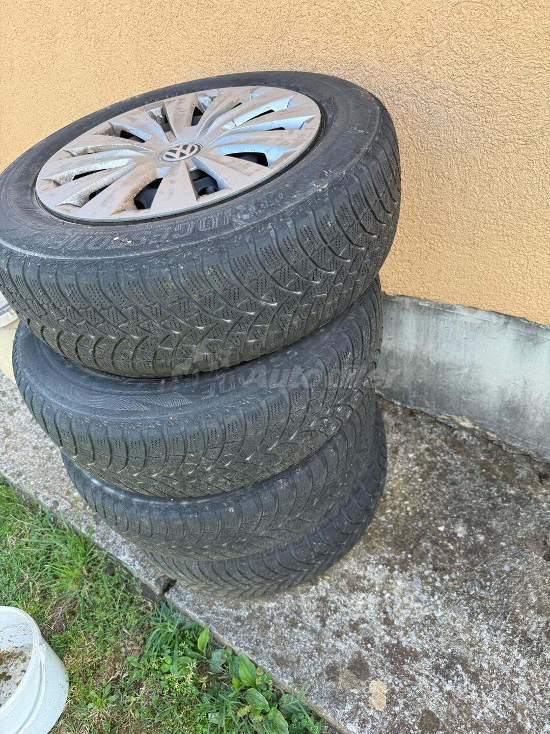 Fabričke felne i Čelične felne sa fumama gume - Cijena 150 € - Crna ...