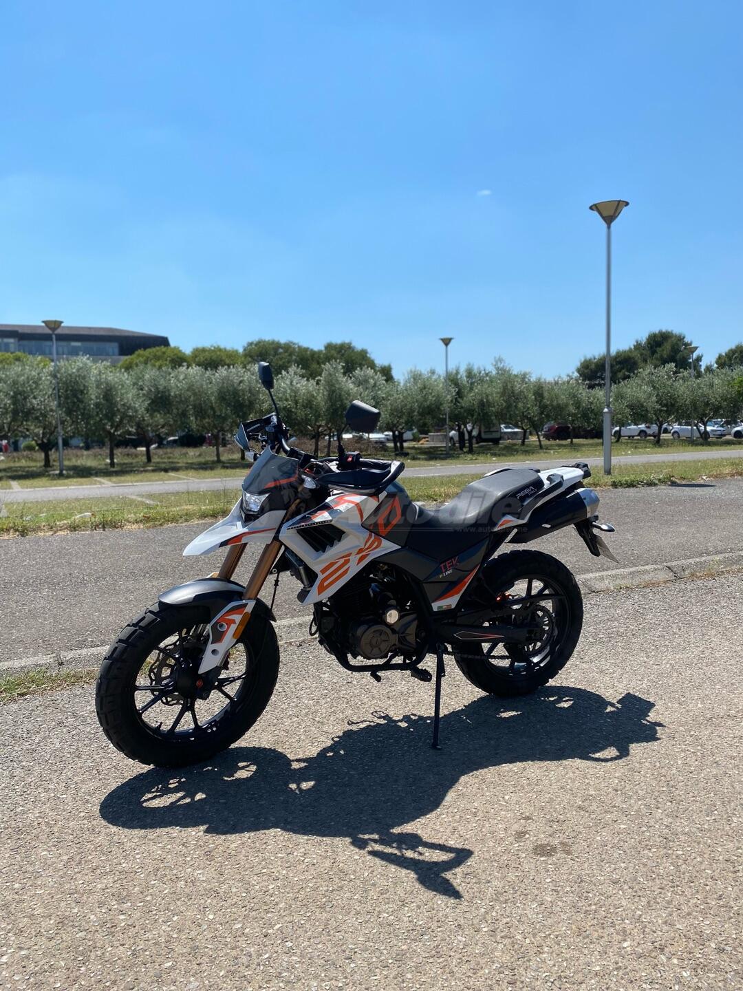 Peda - Tek 250 - Cijena 2000 € - Crna Gora Podgorica Podgorica (uži dio ...